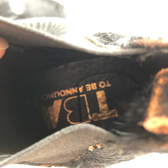 tba | Shoes | Tba To Be Announced 8m Black Platform Ankle Boots | Poshmark